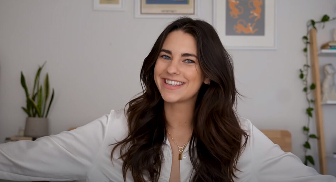 How Elena Taber educates viewers on finances - Creator Handbook