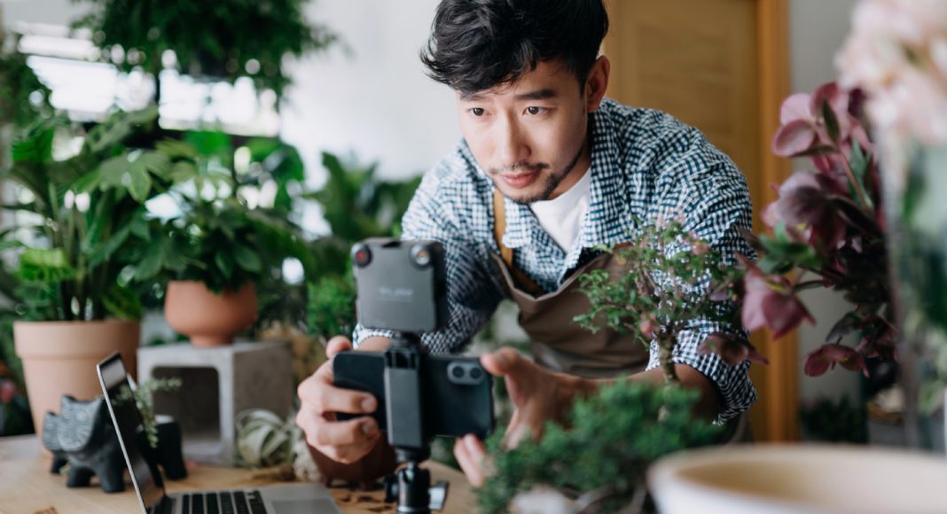 Facebook unveils new monetization program for creators - Creator Handbook